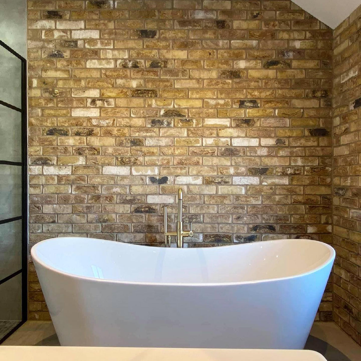 Brick Slip Bathroom Feature Wall | Cambridge | RBC – Reclaimed Brick ...