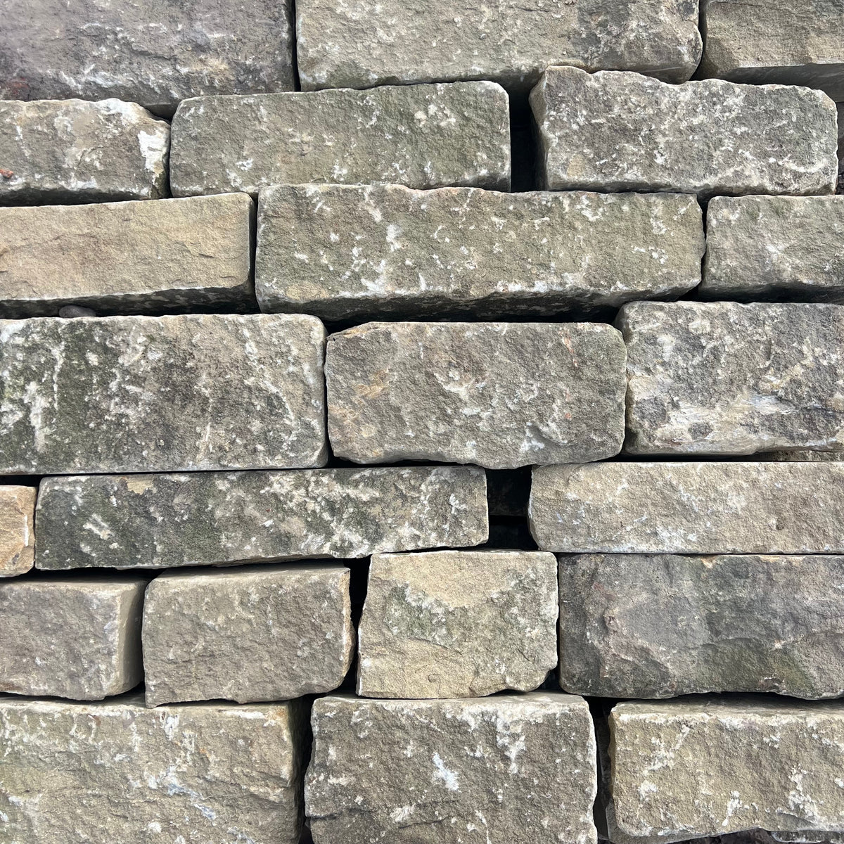 Reclaimed Delph Building Stone - Per SQM – Reclaimed Brick Company