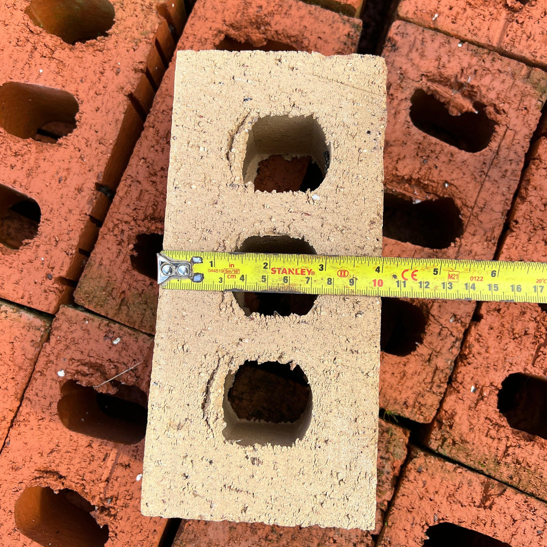 65mm Yellow Dragface Wirecut Facing Bricks | New Yellow Bricks ...