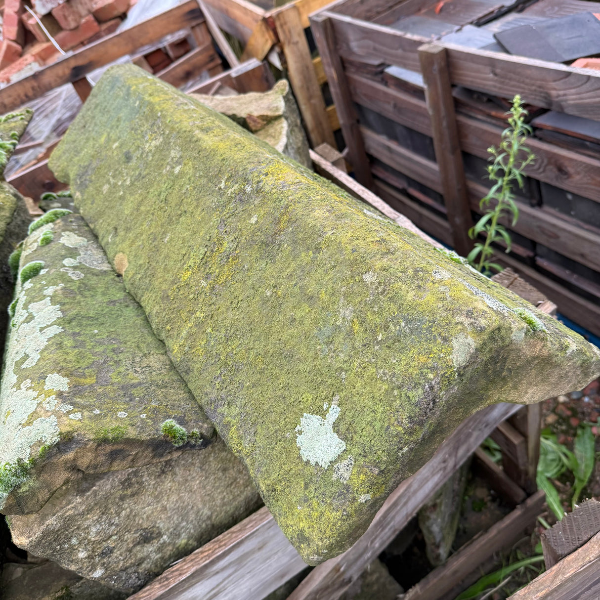 Reclaimed Yorkshire Stone Roof Tiles – Reclaimed Brick Company