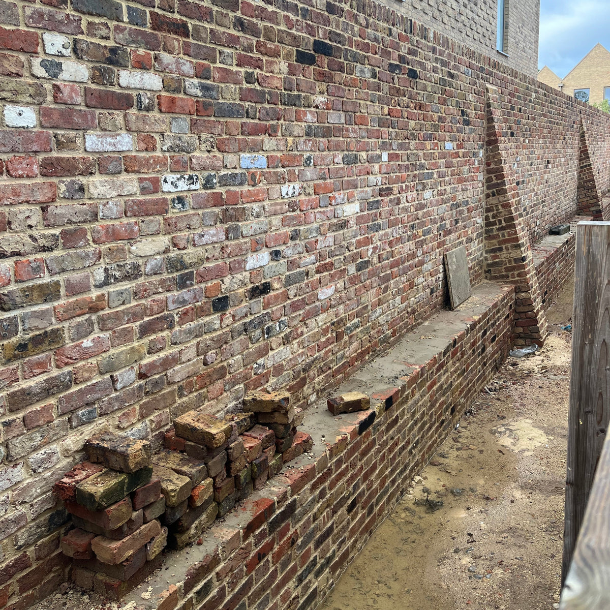 Victorian Handmade Brick Retaining Wall | RBC – Reclaimed Brick Company