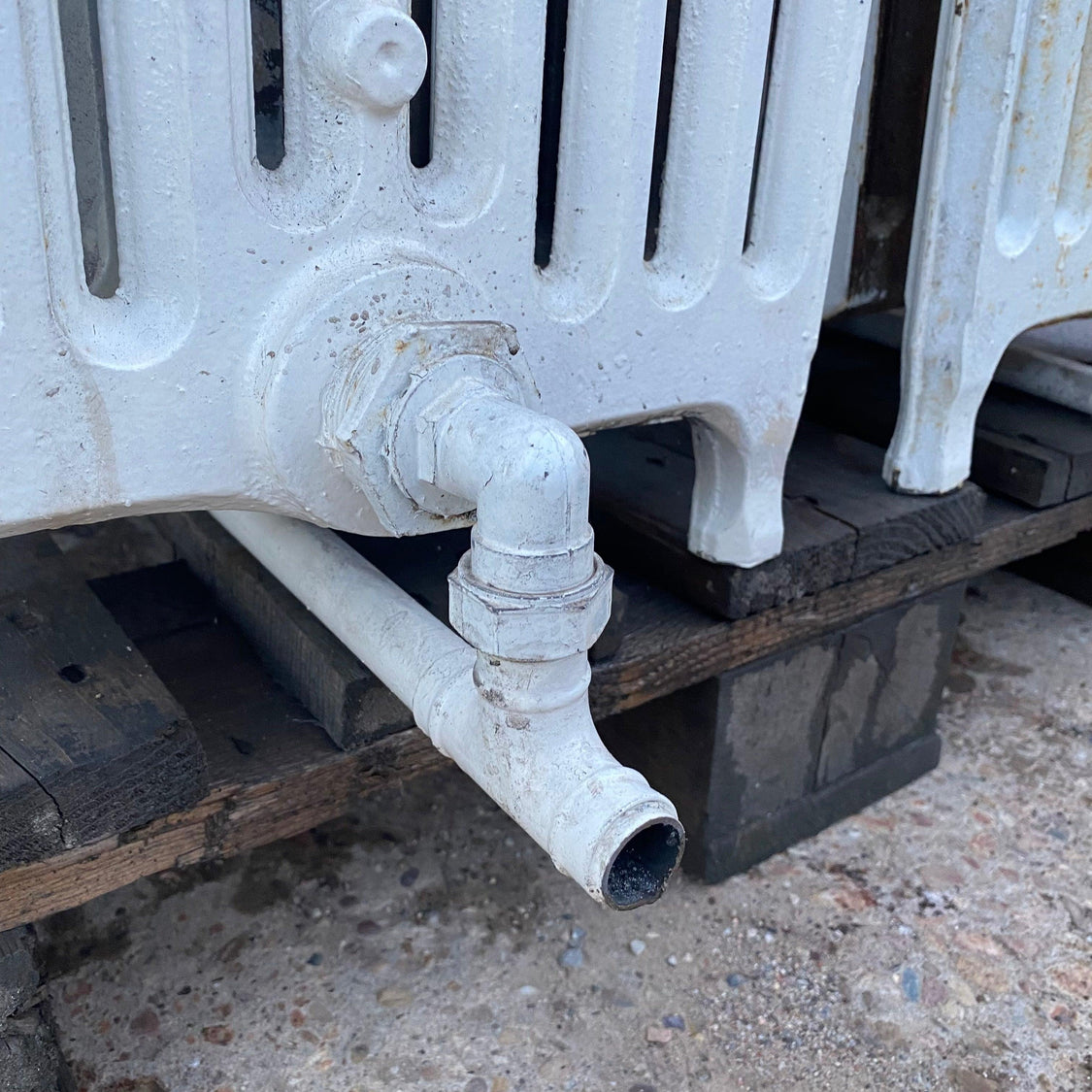 Genuine ‘’Chubby Churchill’’ Cast Iron Radiators – Reclaimed Brick Company