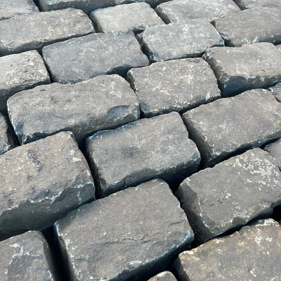 Reclaimed Basalt Cobbles / Setts | Garden Patio | Driveway Setts ...