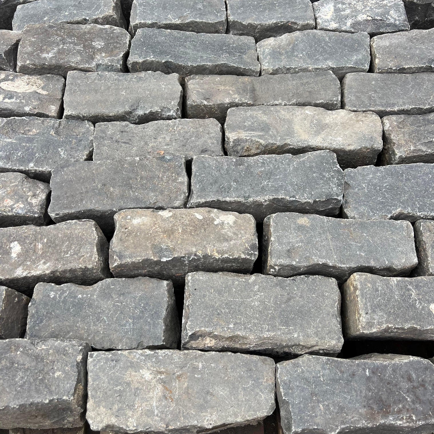 Reclaimed Basalt Stone Cobble Setts - Per Ton Bag – Reclaimed Brick Company