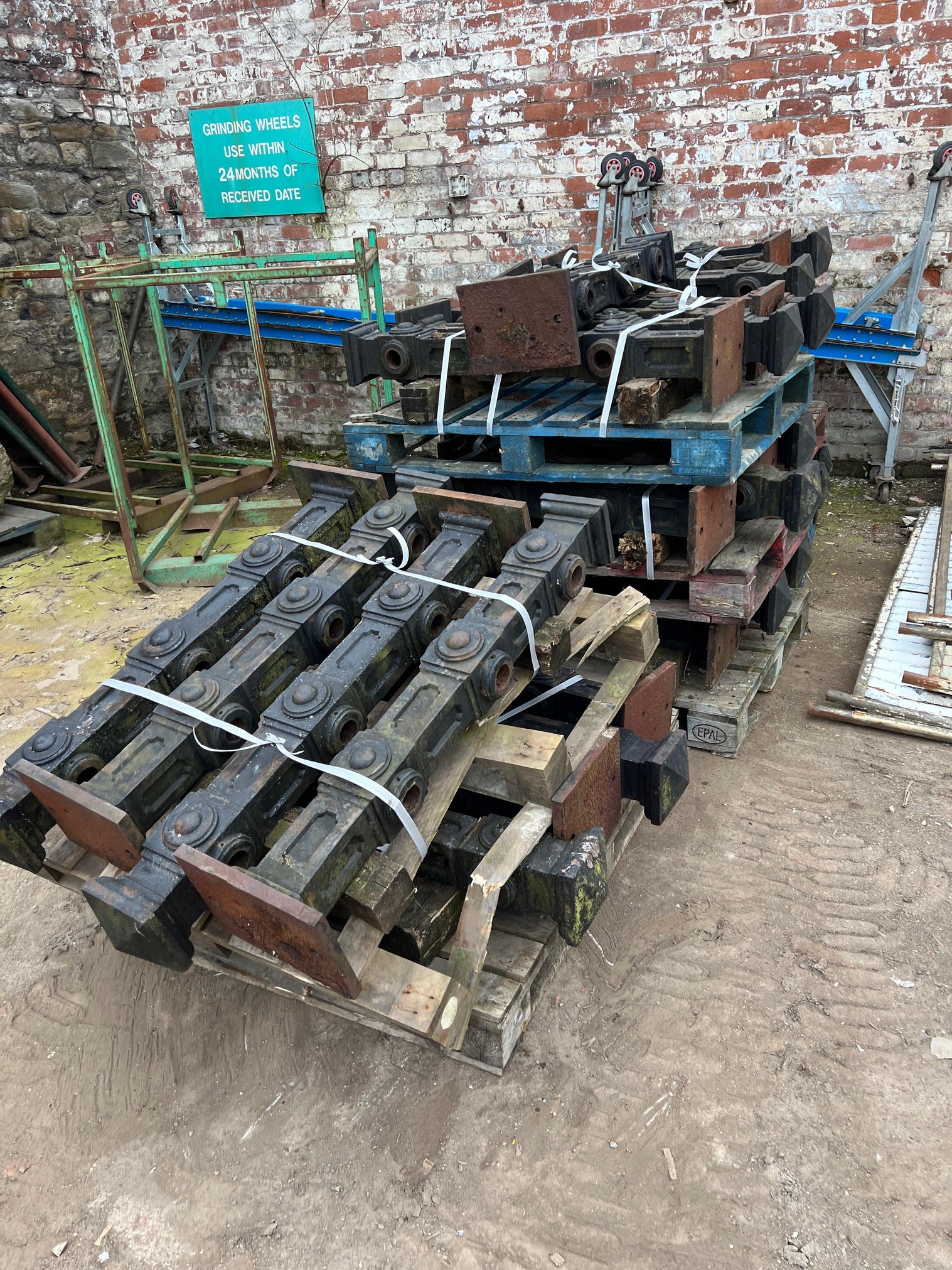 Reclaimed Cast Iron Railing Bollards – Reclaimed Brick Company