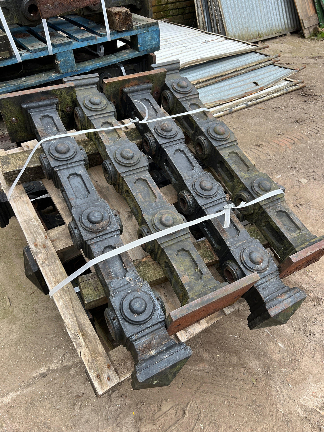 Reclaimed Cast Iron Railing Bollards – Reclaimed Brick Company