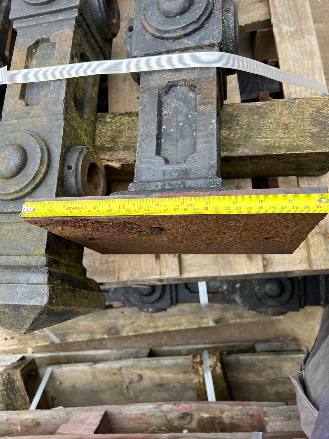 Reclaimed Cast Iron Railing Bollards – Reclaimed Brick Company