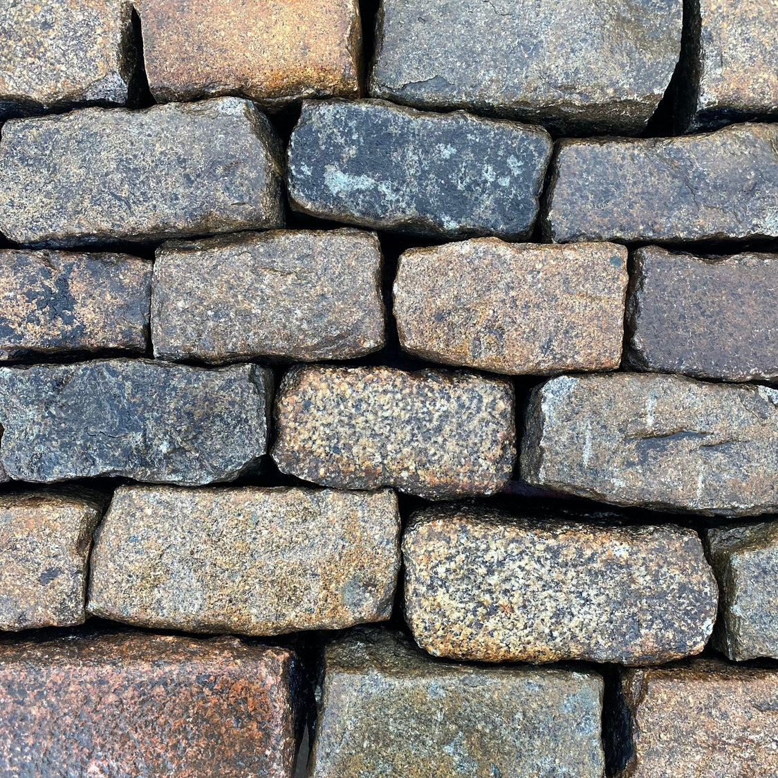 Reclaimed Mixed Granite Cobbles / Setts | Garden Patio | Driveway ...