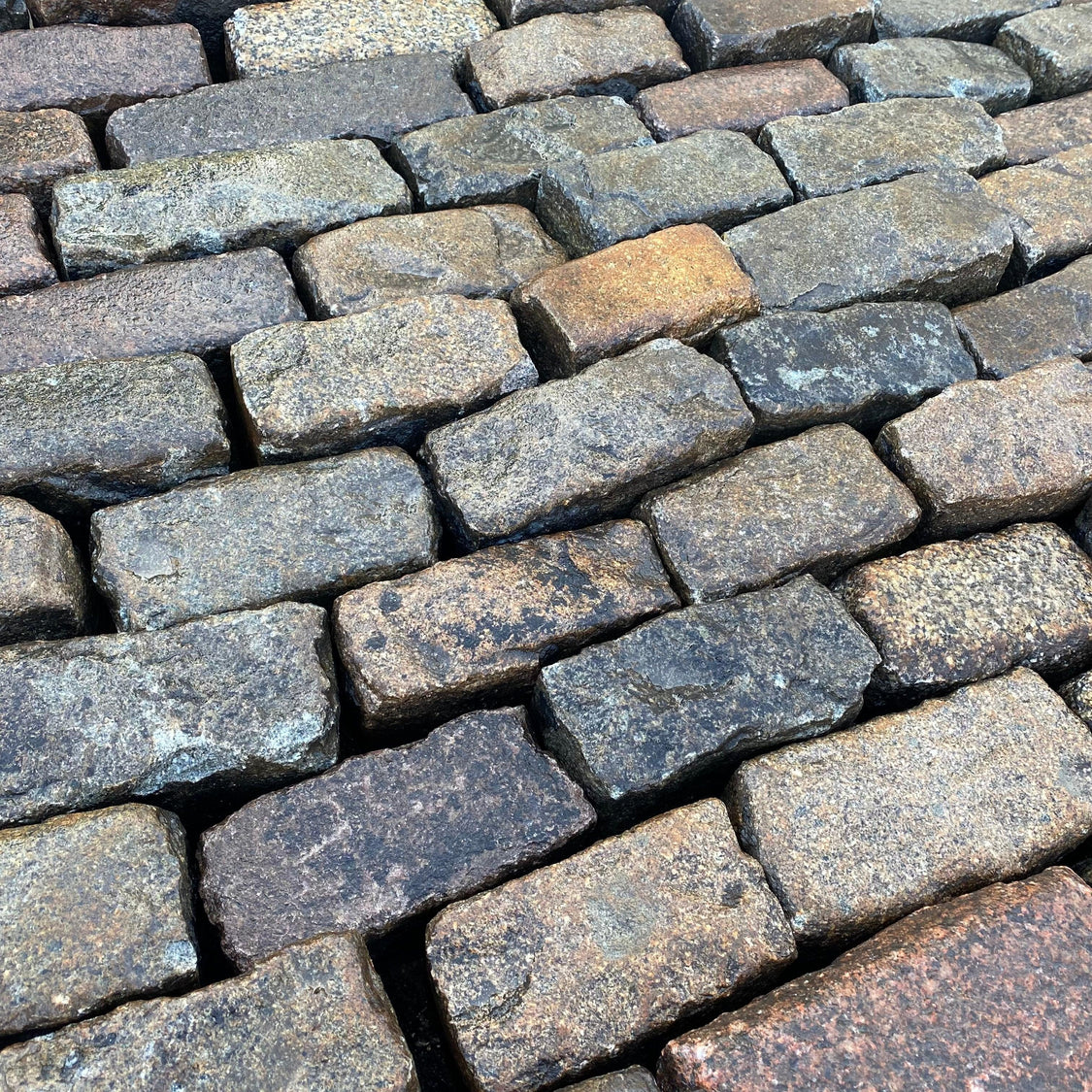 Reclaimed Mixed Granite Cobbles / Setts | Garden Patio | Driveway ...