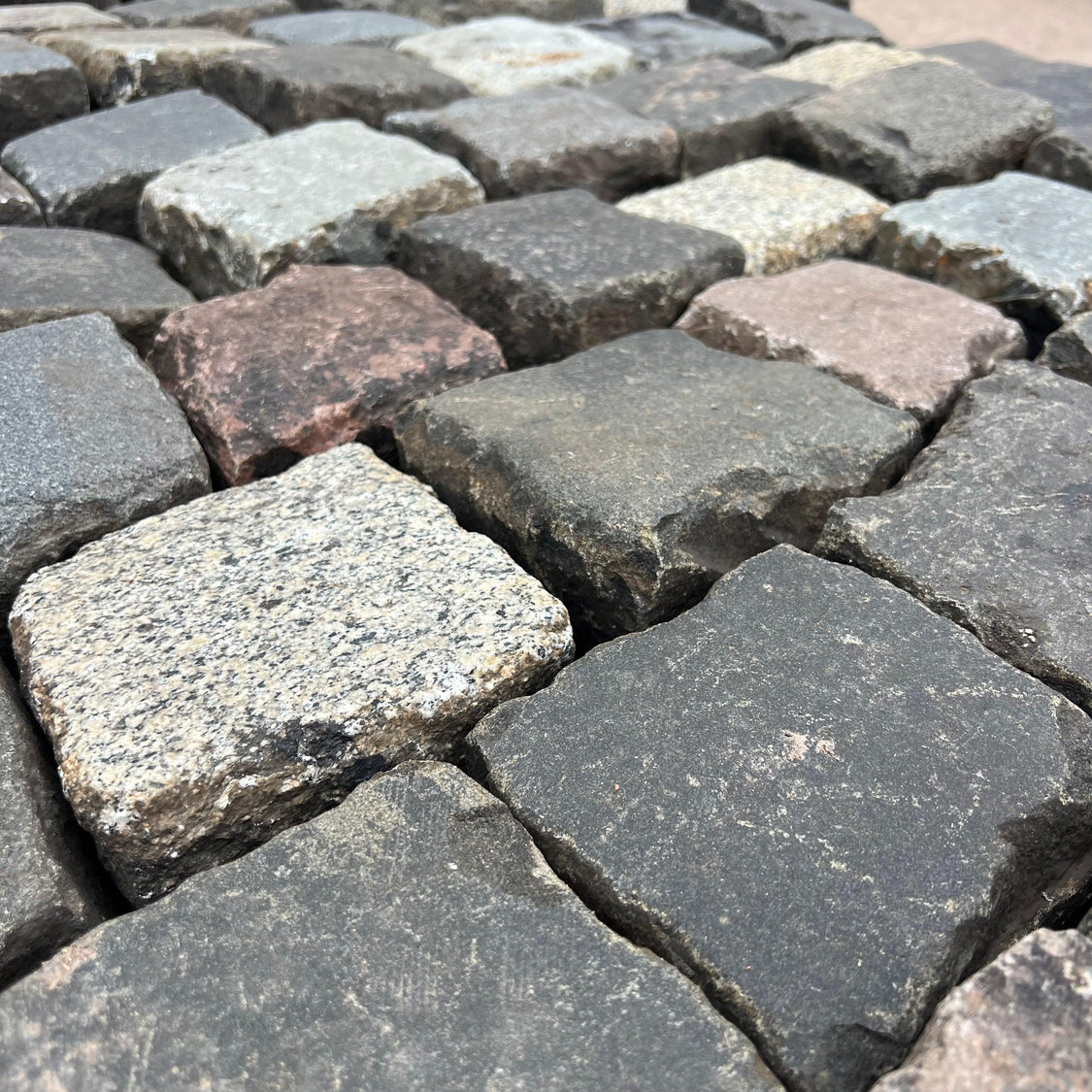 Reclaimed Mixed Granite 4” x 4" Cube Cobble Setts – Reclaimed Brick Company