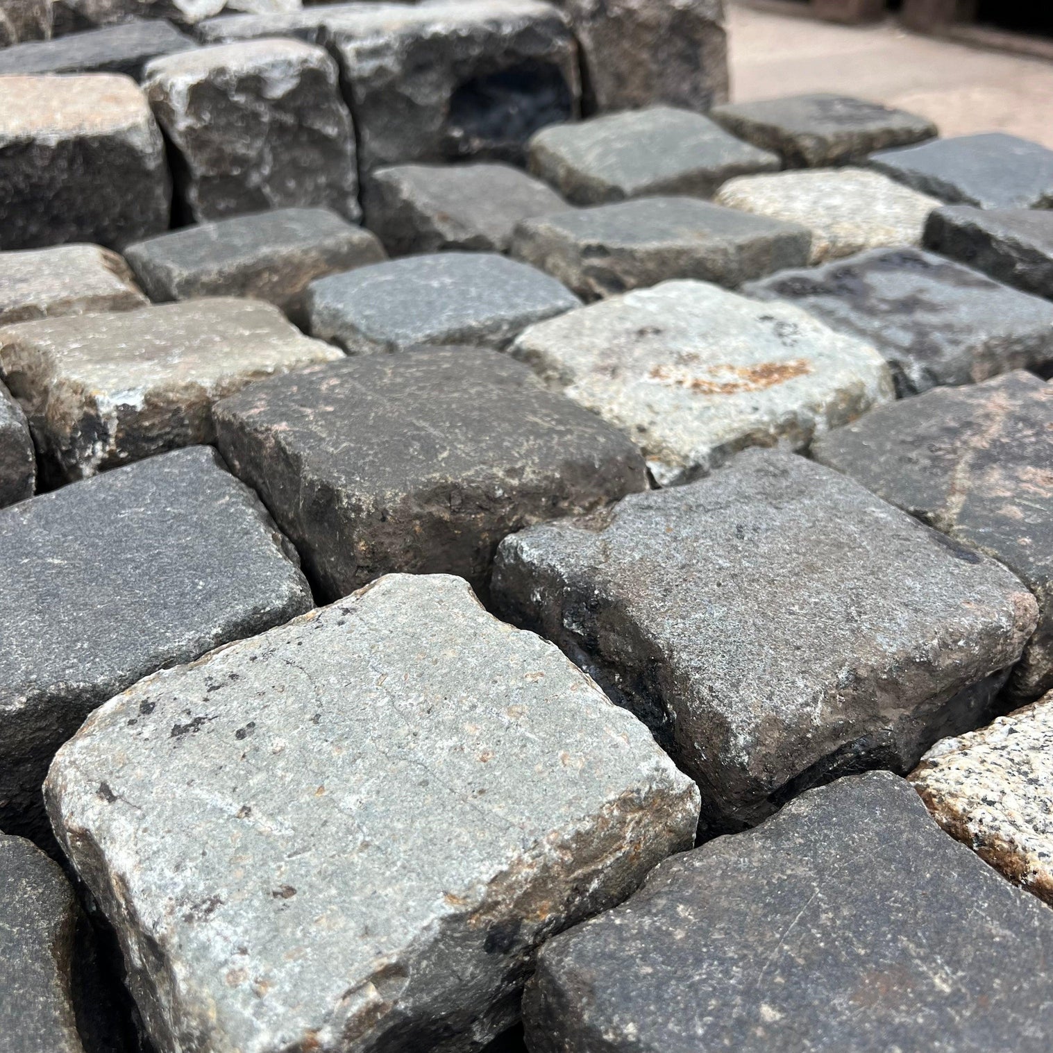 Reclaimed Mixed Granite 4” x 4" Cube Cobble Setts – Reclaimed Brick Company