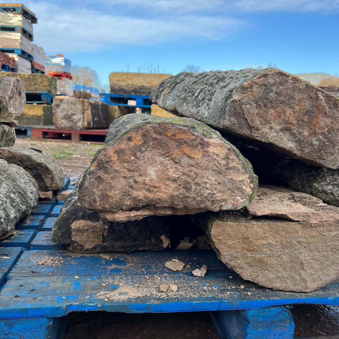 Reclaimed Natural Stone Saddle Back / Half Round Wall Coping - Job Lot ...