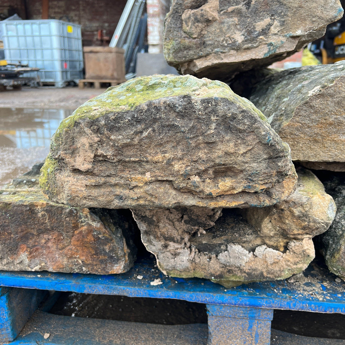 Reclaimed Natural Stone Saddle Back / Half Round Wall Coping - Job Lot ...