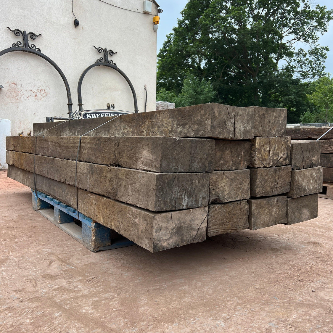 Reclaimed Hardwood Timber Railway Sleeper - Grade AA - Bulk Pack of 14 ...