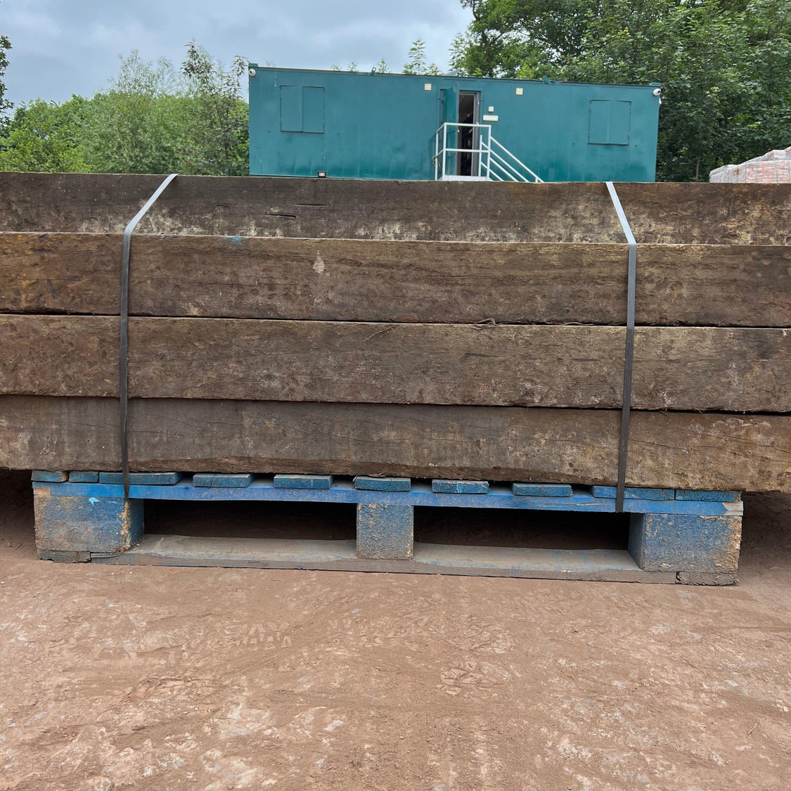 Reclaimed Hardwood Timber Railway Sleeper - Grade AA - Bulk Pack of 14 ...