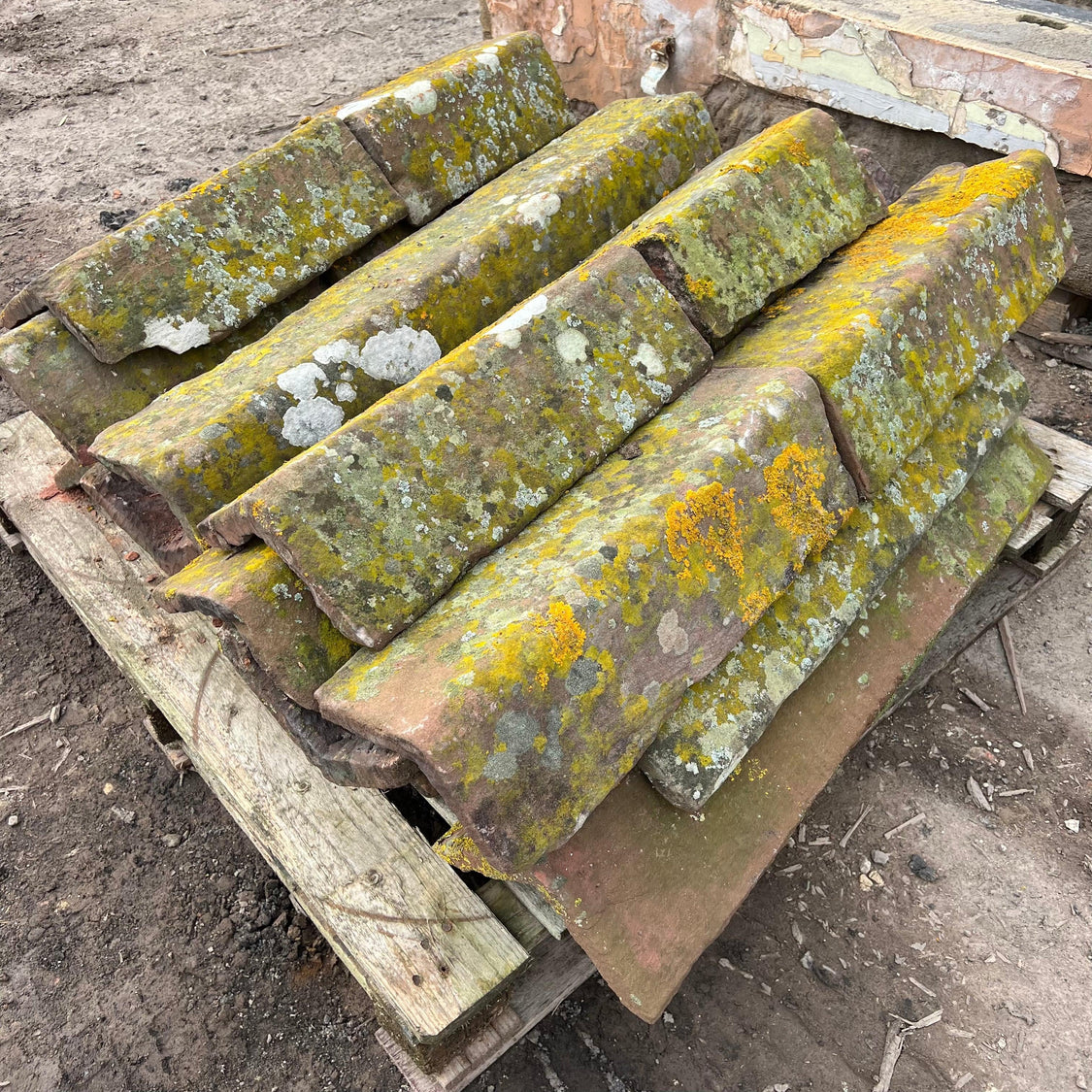 Reclaimed Red Sandstone Weathered Stone Roof Ridge Tile - Batch of 20 ...