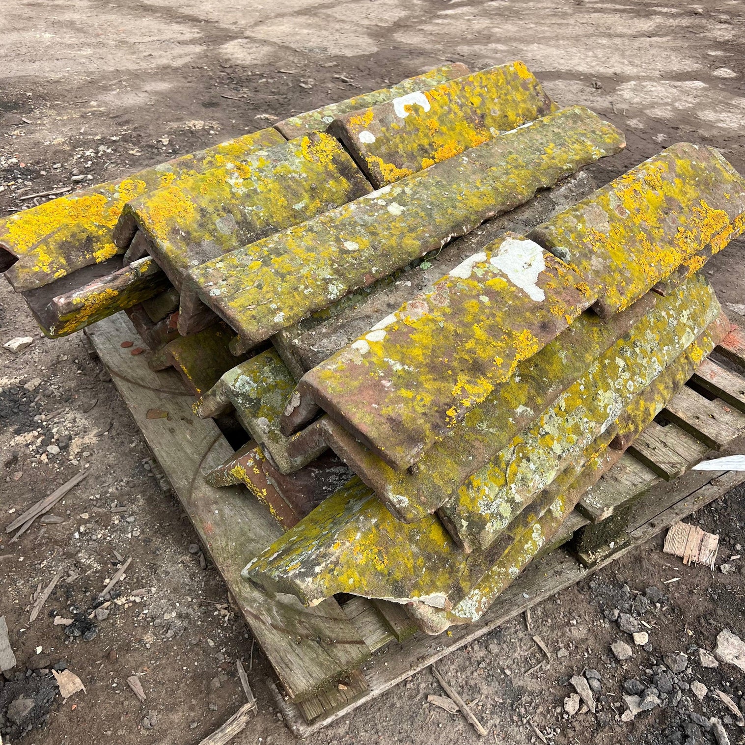 Reclaimed Red Sandstone Weathered Stone Roof Ridge Tile - Batch of 20 ...