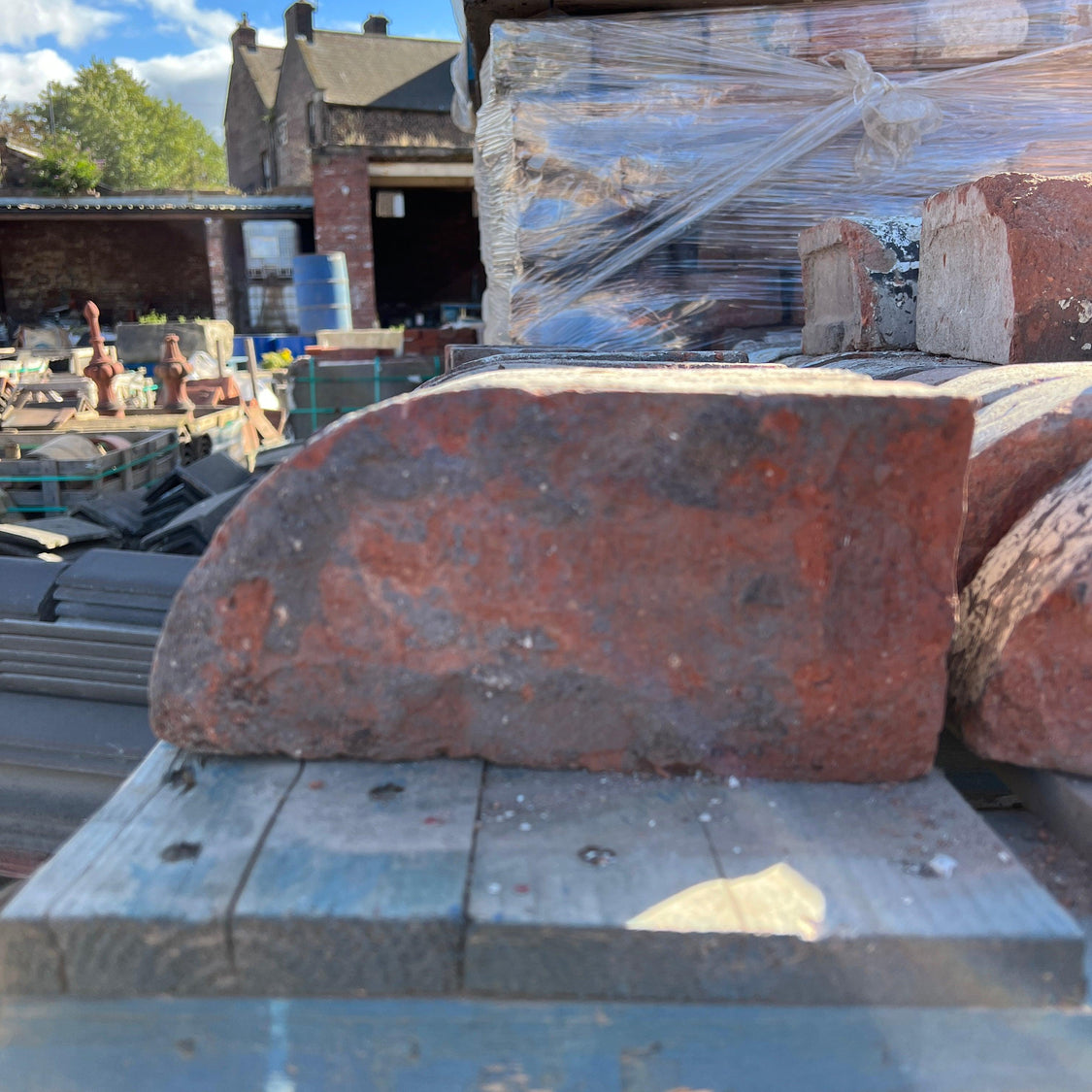 Reclaimed Single Calf Bullnose Bricks – Reclaimed Brick Company