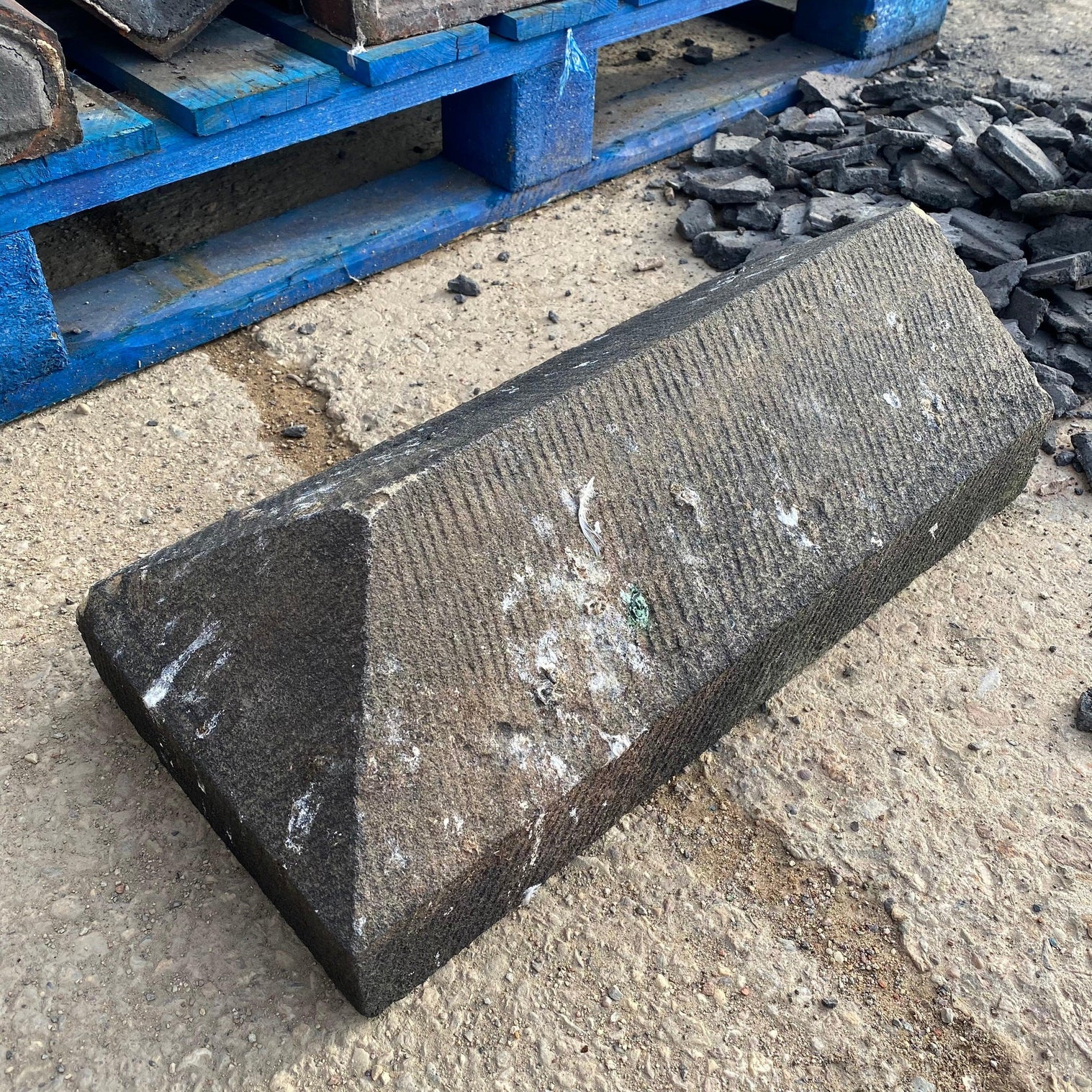 Reclaimed Single Triangle Wall Coping Bricks – Reclaimed Brick Company