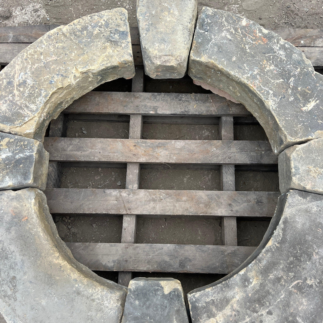 Reclaimed Stone Window Circle – Reclaimed Brick Company