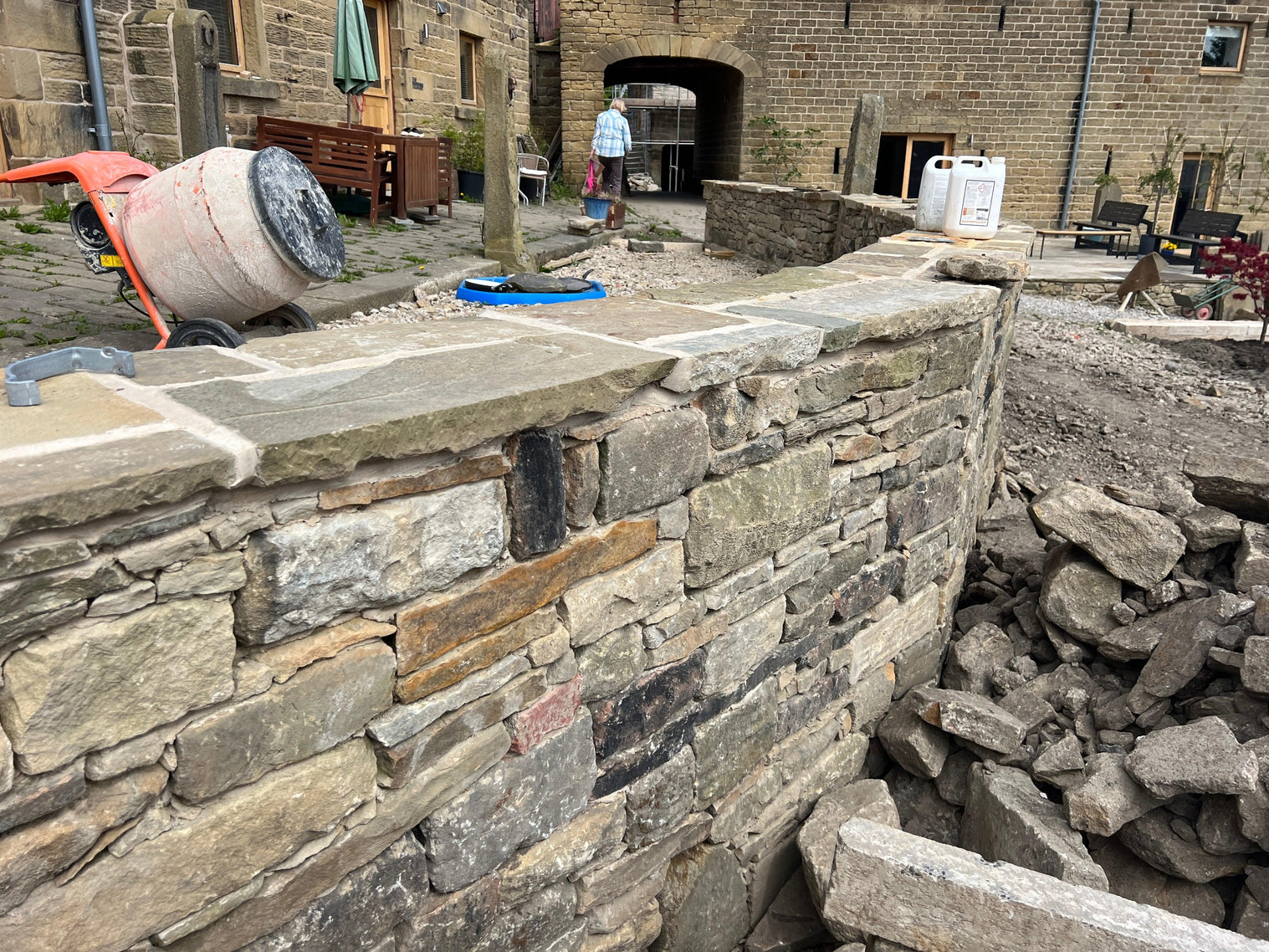 Reclaimed Yorkstone Drystone Walling Stone in Bulk Bags – Reclaimed ...