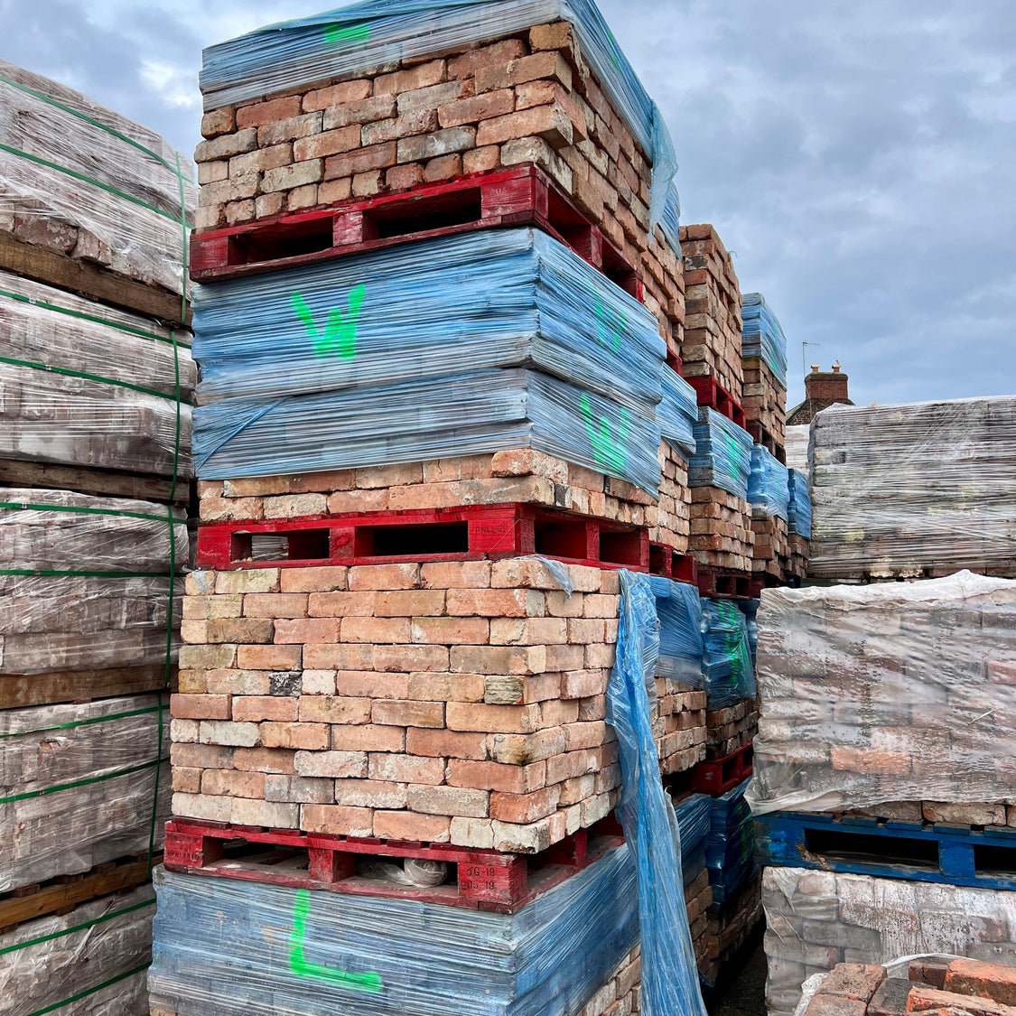 Reclaimed Warwickshire Handmade Imperial Bricks - Free Delivery ...