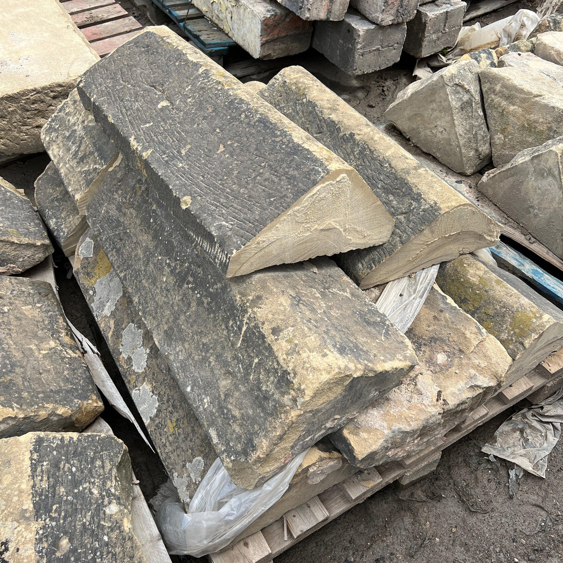 Reclaimed Weathered Stone Triangle Wall Coping - Job Lot – Reclaimed ...