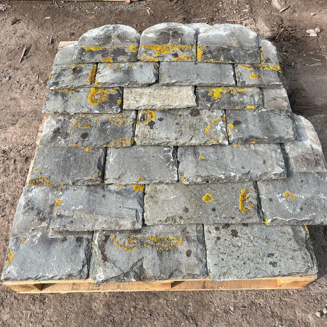 Reclaimed Westmorland Green Roof Slate – Reclaimed Brick Company