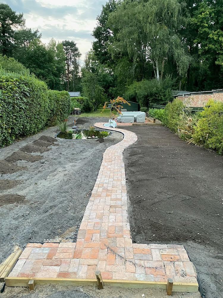 Suntrap City Garden with Victorian Paving Bricks London – Reclaimed ...